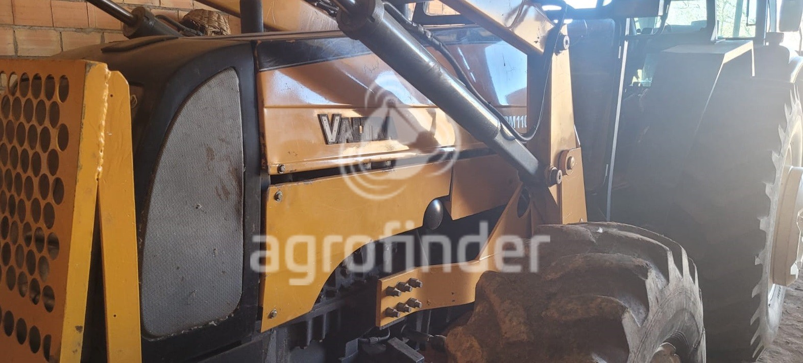 Trator Valtra BM 110 Ano 2004 | agrofinder